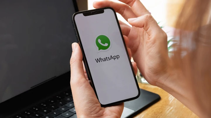 5 Cara Buka WhatsApp Web yang Mudah di HP dan Laptop