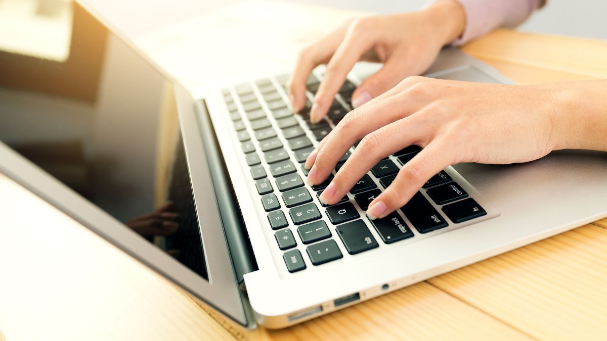 11 Rekomendasi Notebook Murah dan Terbaik 2025, Dicek, Ya!