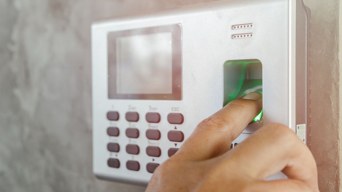 7 Rekomendasi Mesin Absen SECURE yang Canggih dan Simple