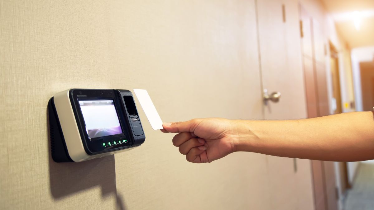 7 Rekomendasi Mesin Absen SECURE yang Canggih dan Simple