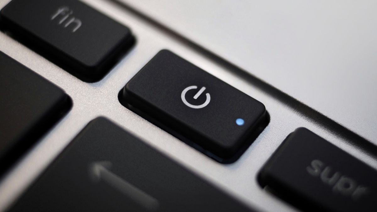 7 Cara Mematikan Laptop yang Aman dan Tepat, Lakukan Yuk